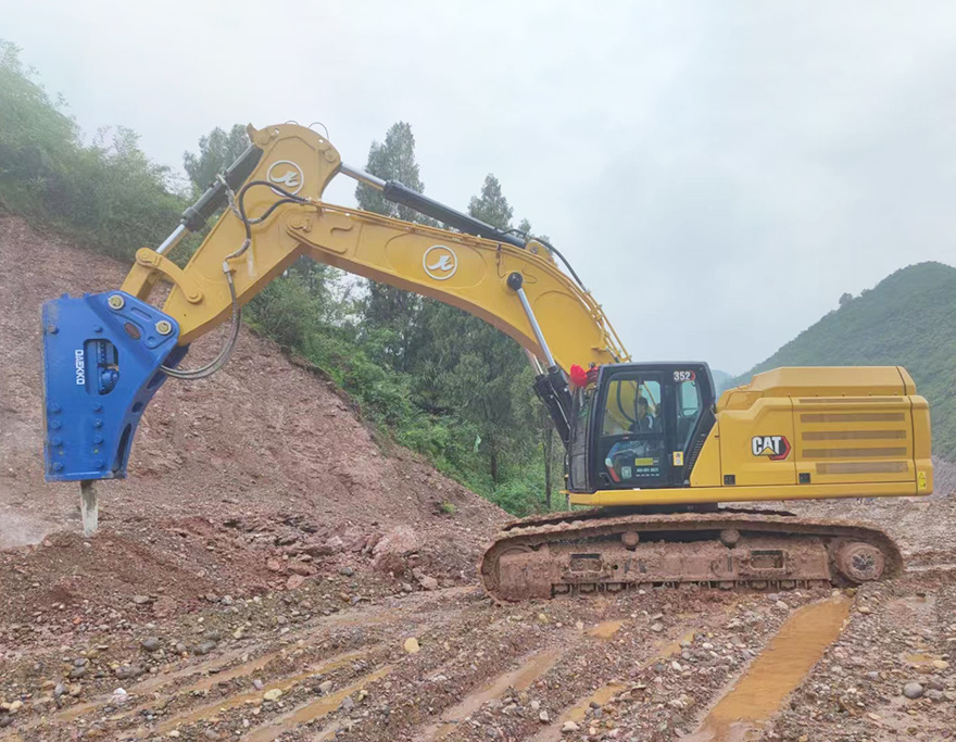 China Carter 352 excavator equipped kaiyuanzhichuang hammer Arm ...