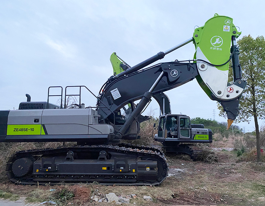 China Zoomlion 485 excavator equipped kaiyuanzhichuang Rock Arm ...